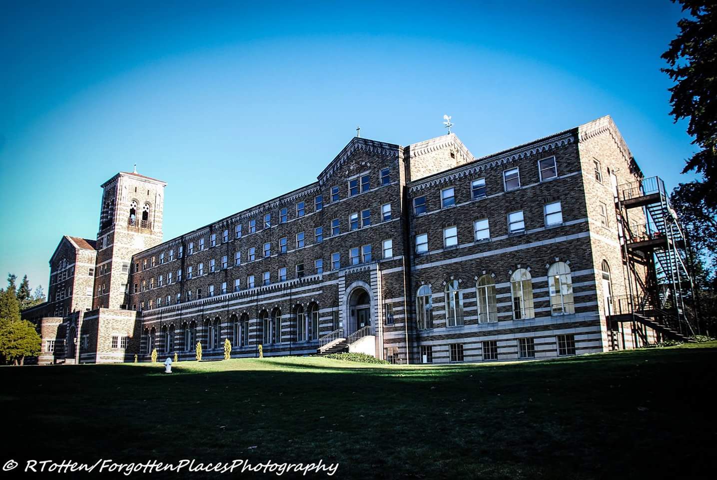 Saint Edward State Park, a Washington State Park located near ...